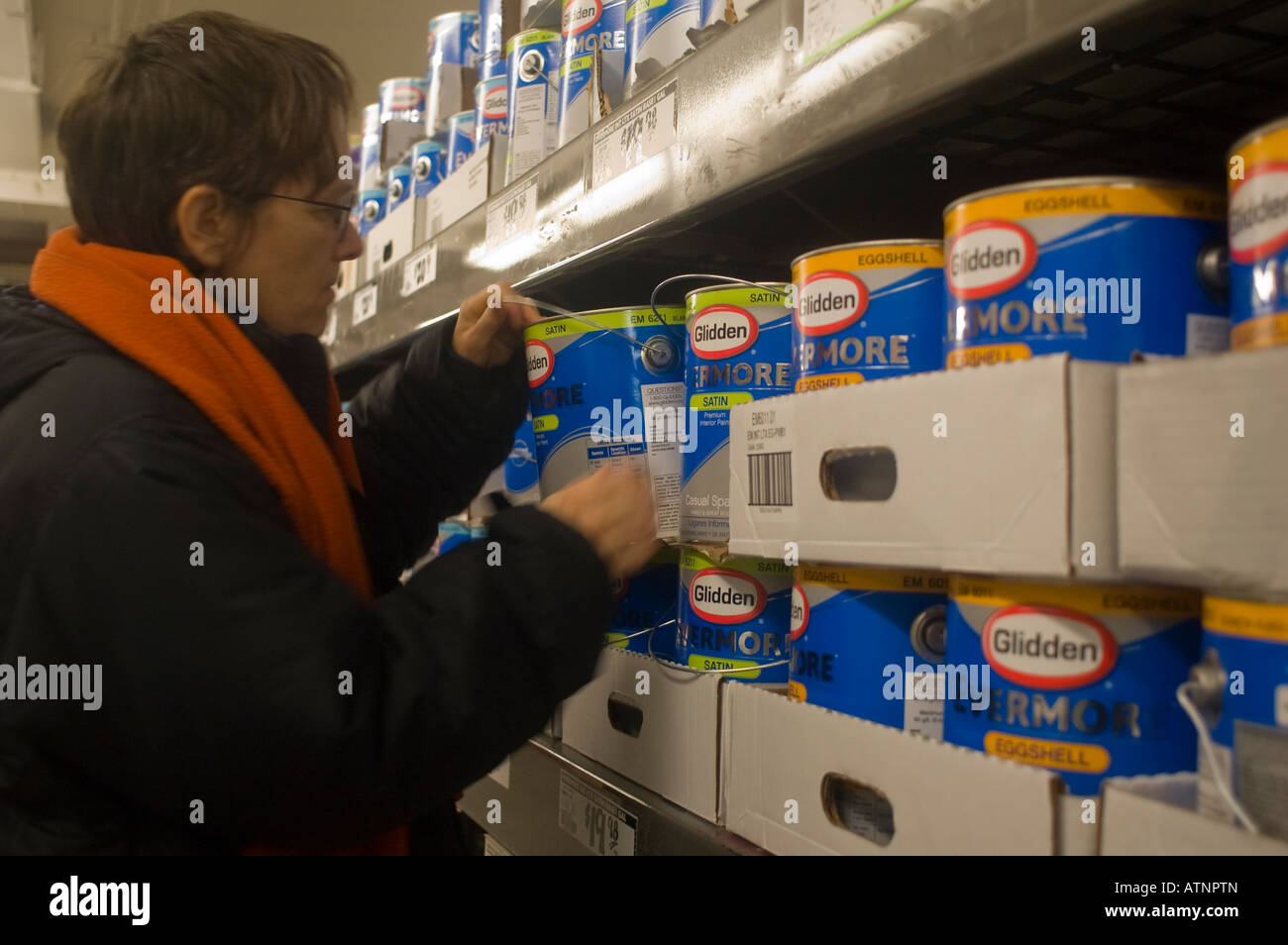 A shopper buys paint at a Home Depot store in NYC Stock Photo - Alamy