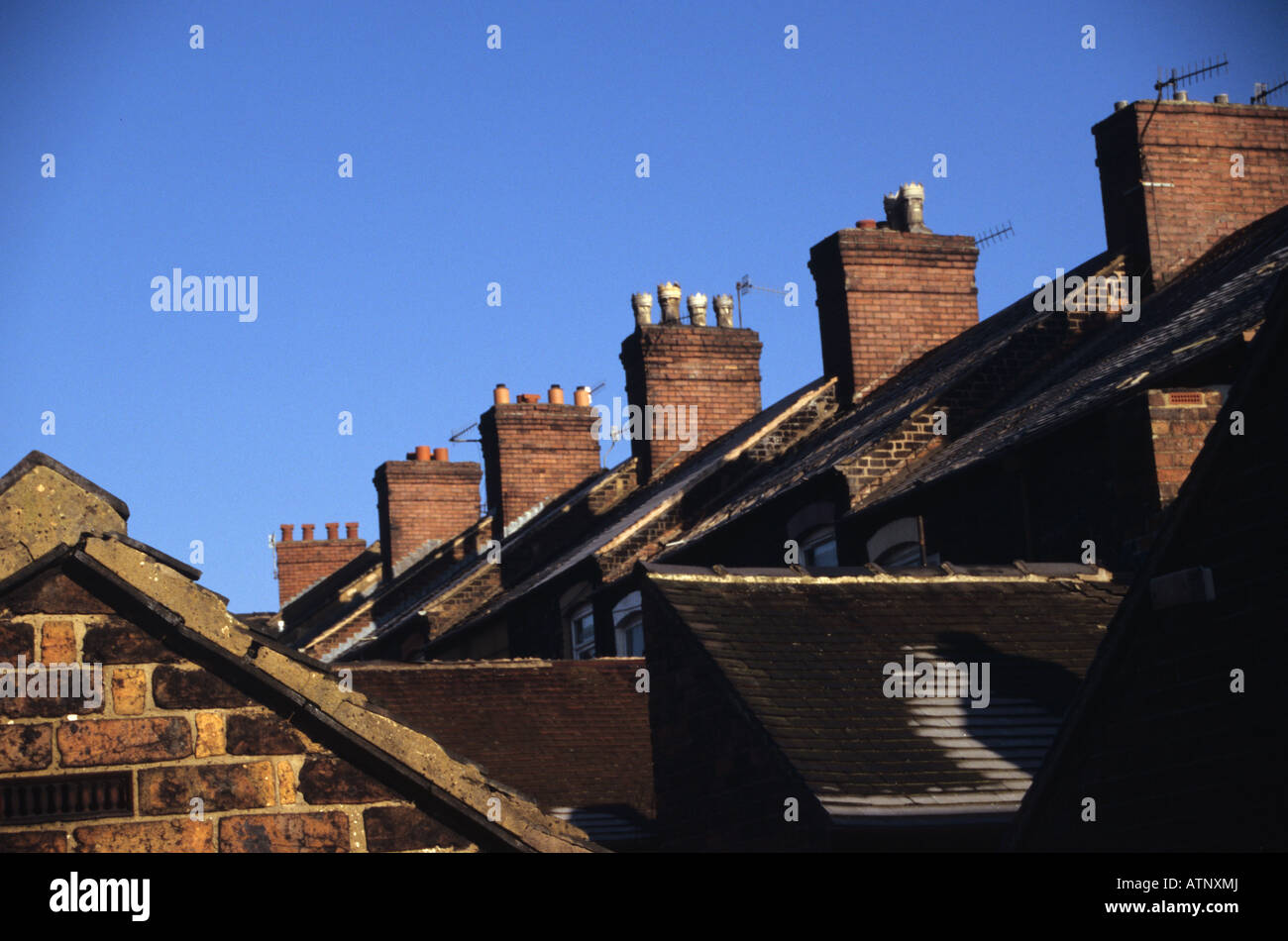 Row of terraced houses hi-res stock photography and images - Alamy