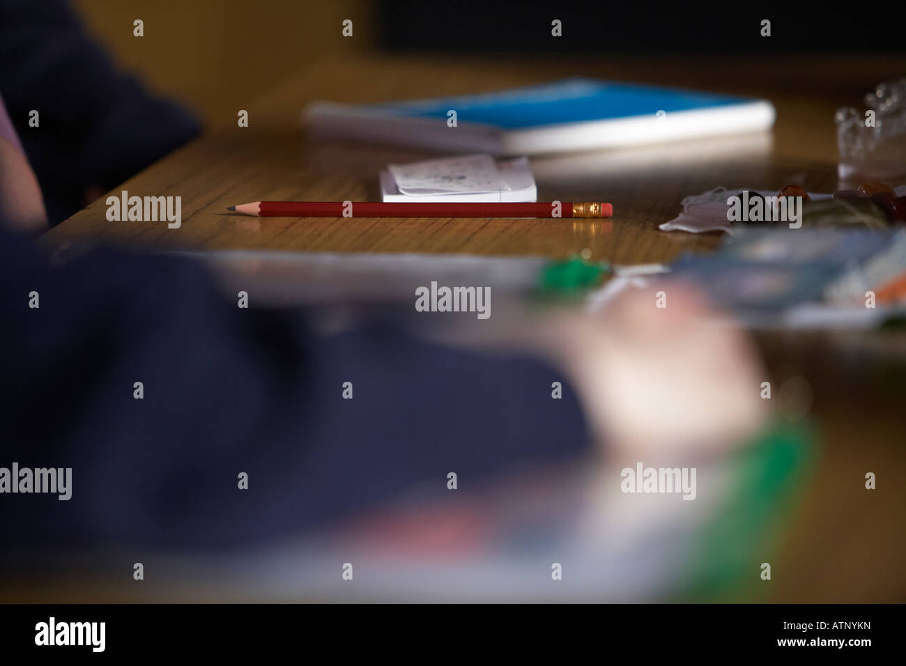 Schoolchildrens desk hi-res stock photography and images - Alamy