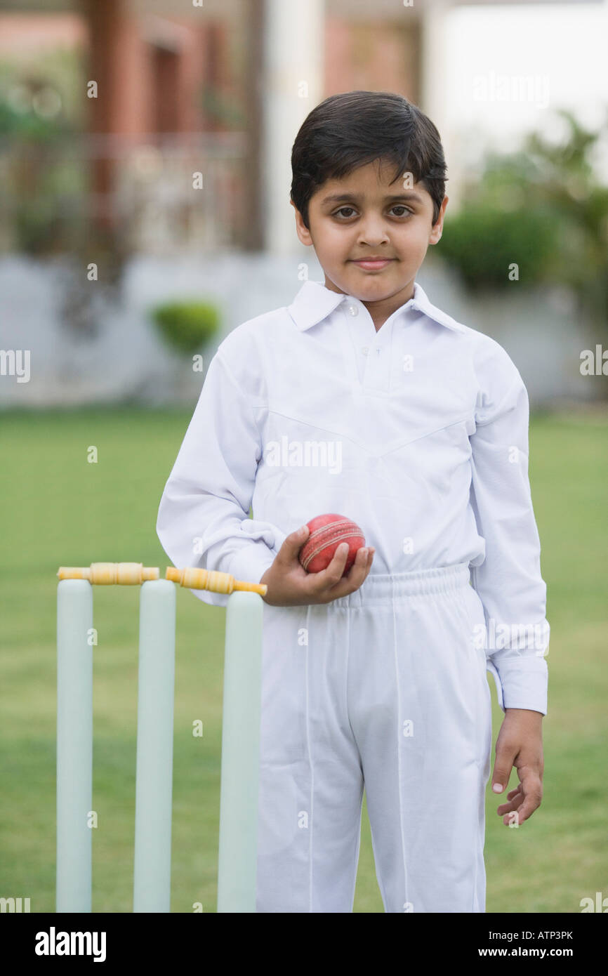 Years boy childhood cricket hi-res stock photography and images - Alamy