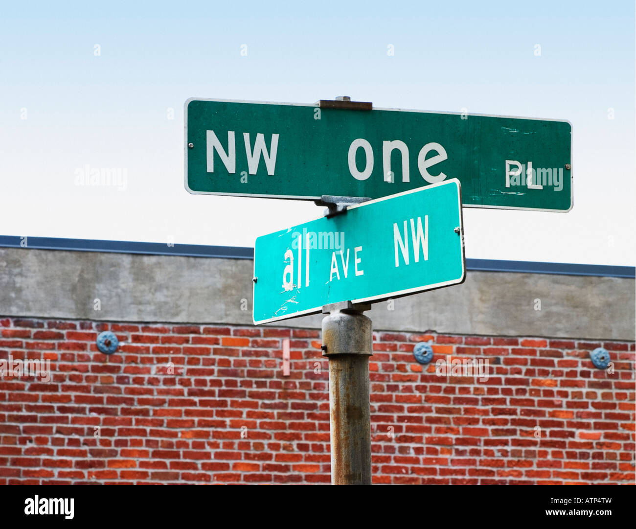 Building sign saying one hi-res stock photography and images - Alamy