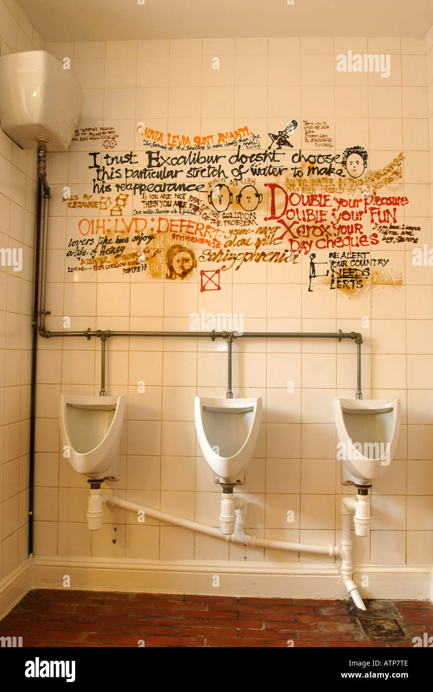 Restroom graffiti hi-res stock photography and images - Alamy