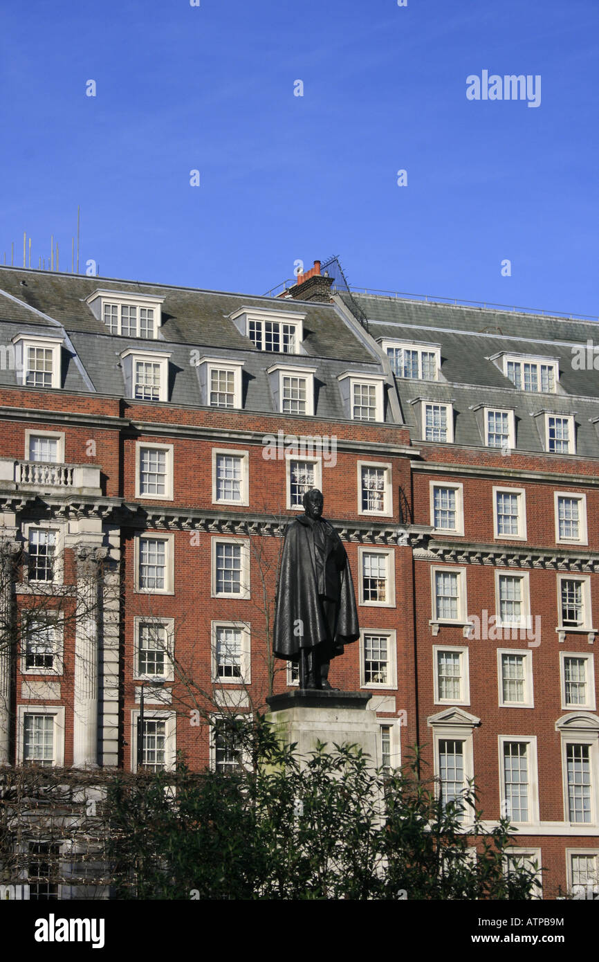 Statue of American president Franklin Roosevelt in Grosvenor Square ...