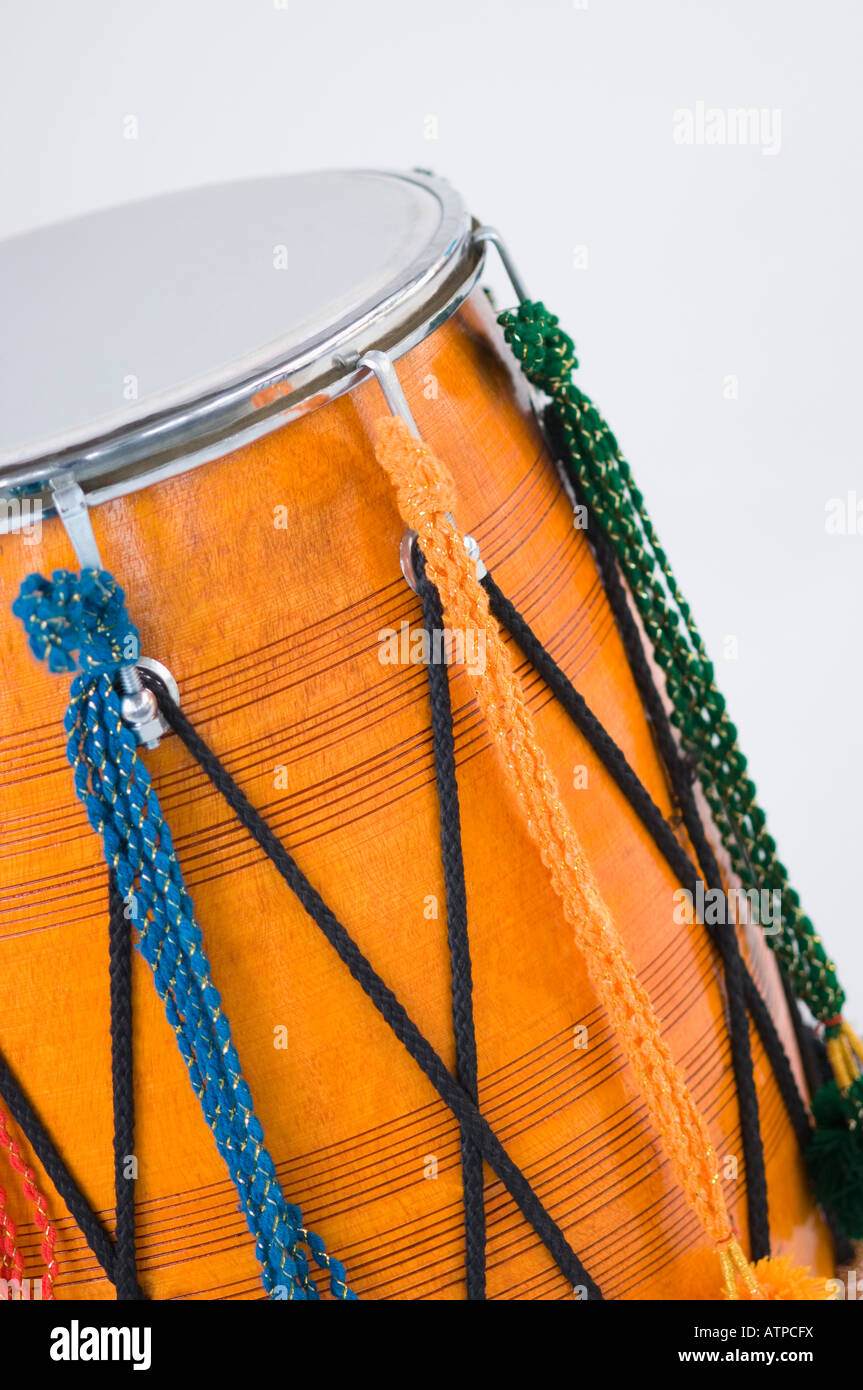 String drum hi-res stock photography and images - Alamy