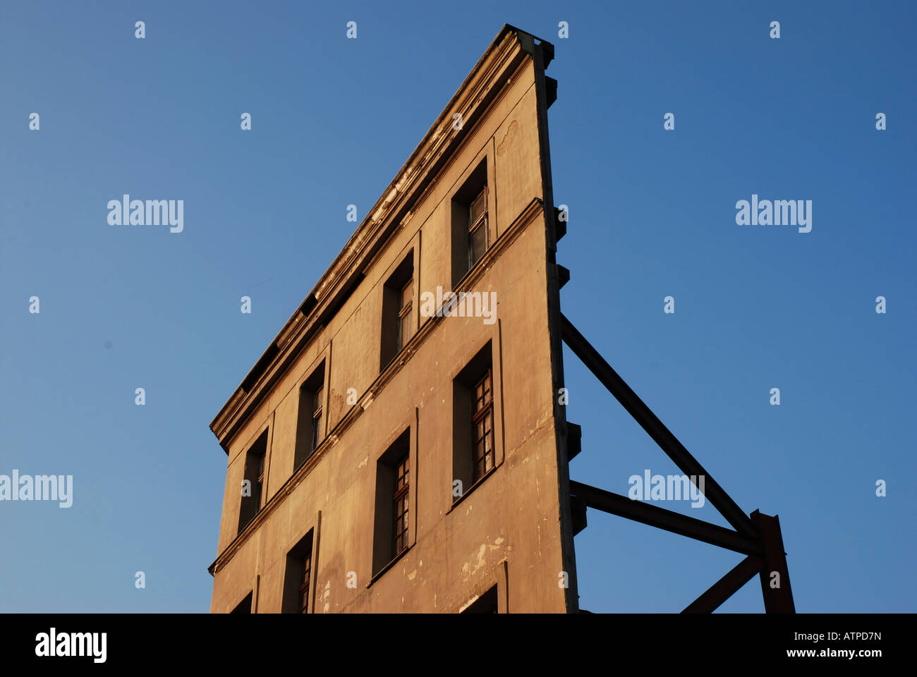 Fake building facade set hi-res stock photography and images - Alamy