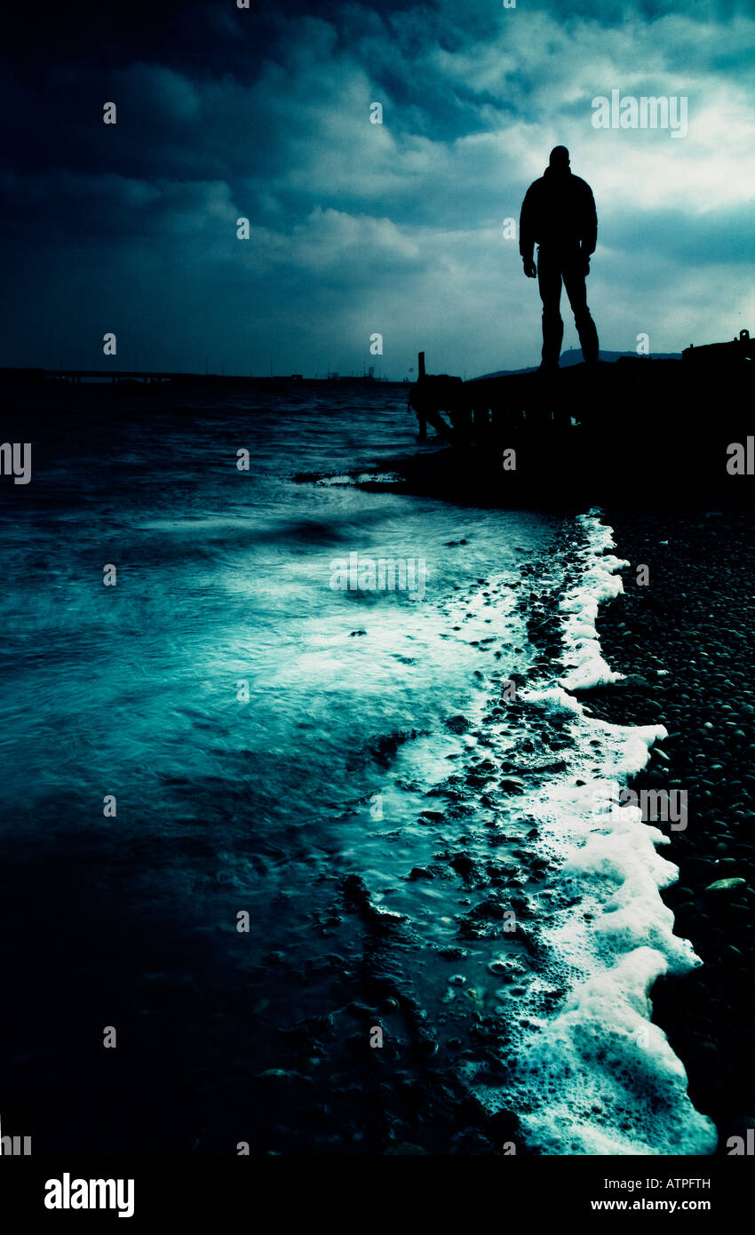 Dark mysterious figure hi-res stock photography and images - Alamy