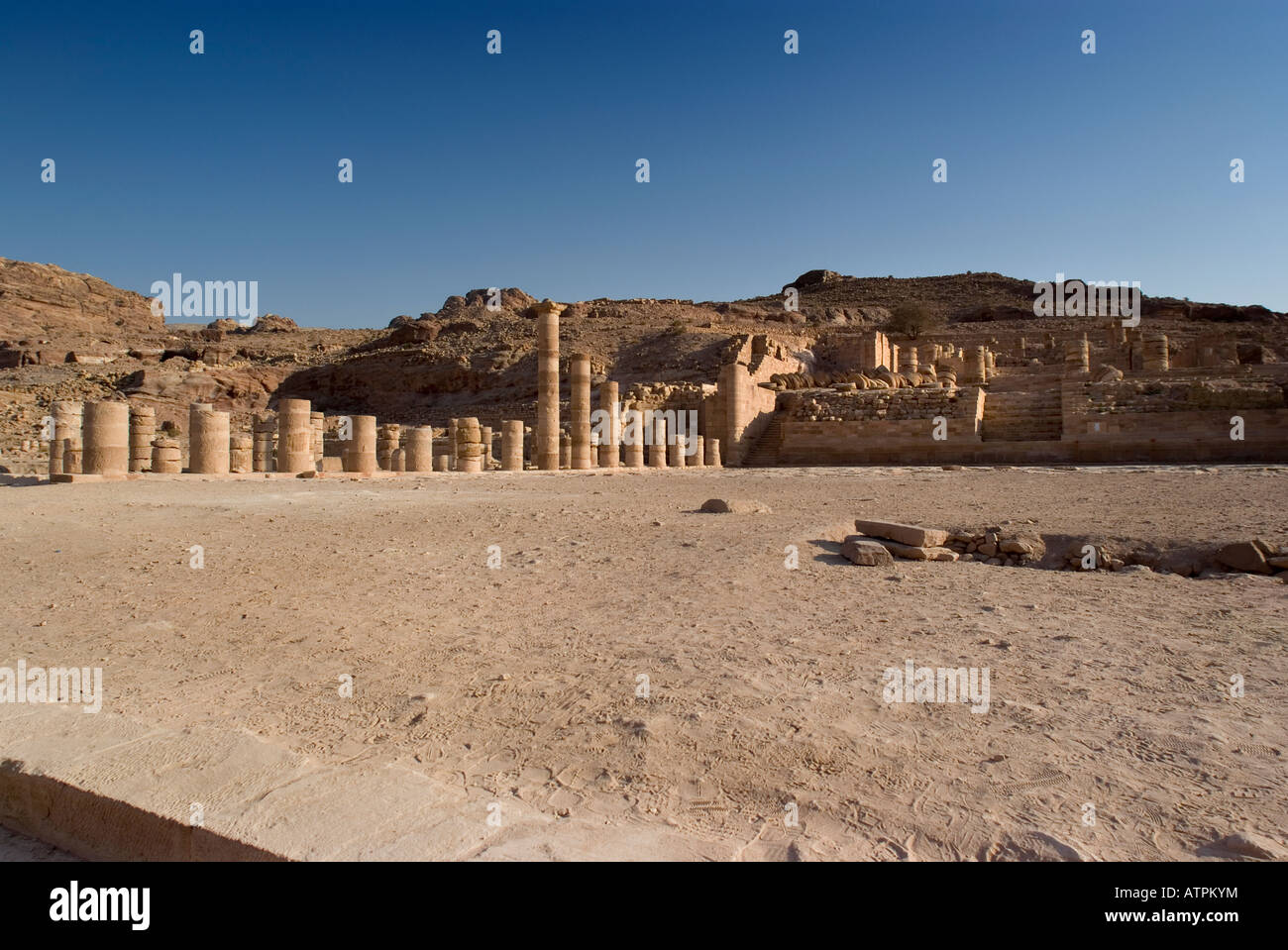 Great Temple Petra Jordan Stock Photo - Alamy