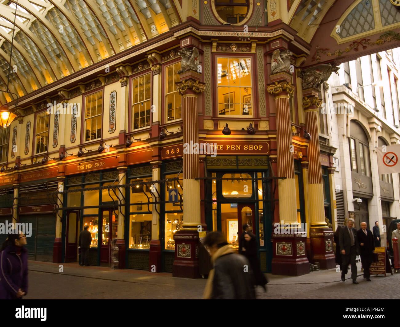 Pen shop leadenhall market london hi-res stock photography and images ...