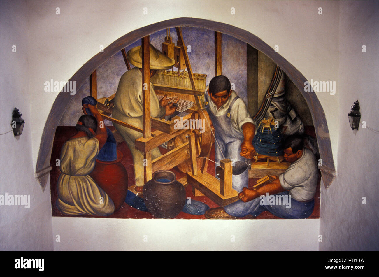 Mural depicting Mexican textile workers 1940 by Pedro Martinez, Bellas ...