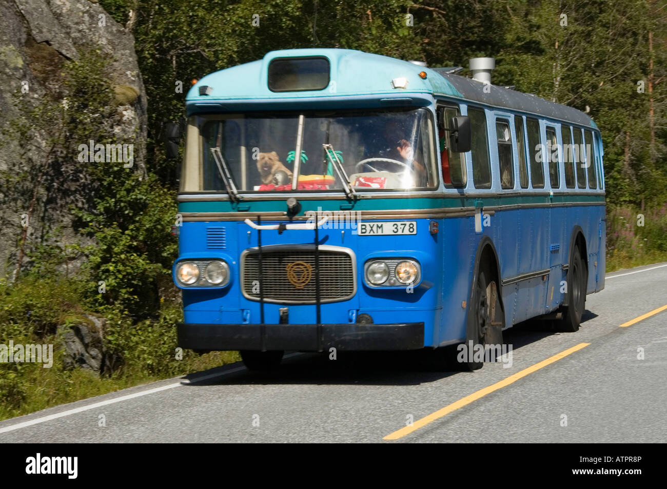 Very old bus hi-res stock photography and images - Alamy