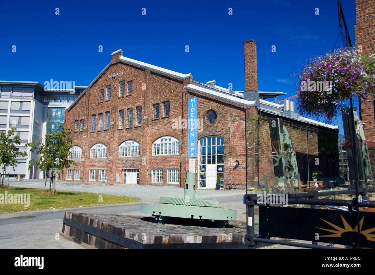 Wellness center hi-res stock photography and images - Alamy