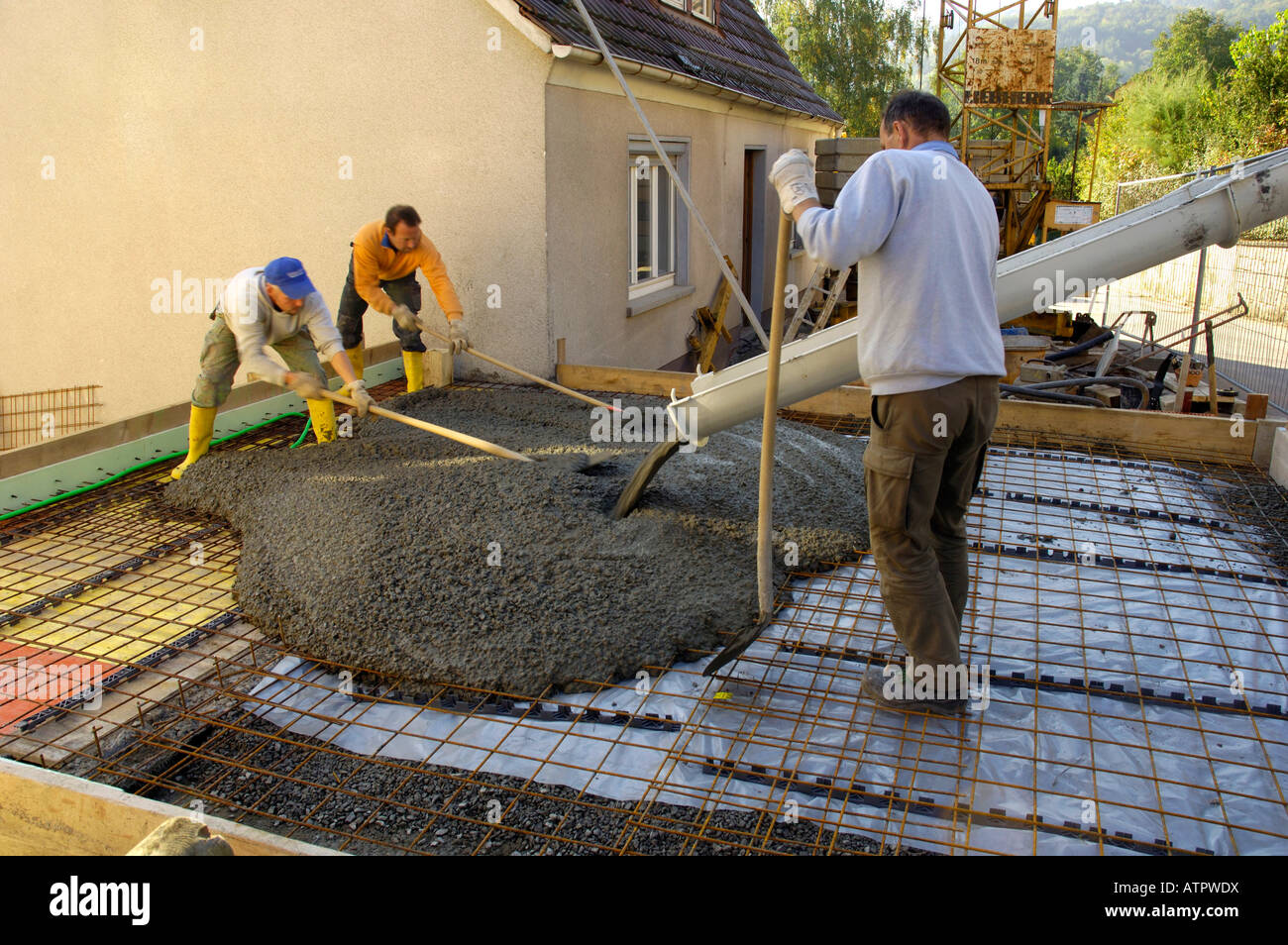 Concrete casting hi-res stock photography and images - Alamy