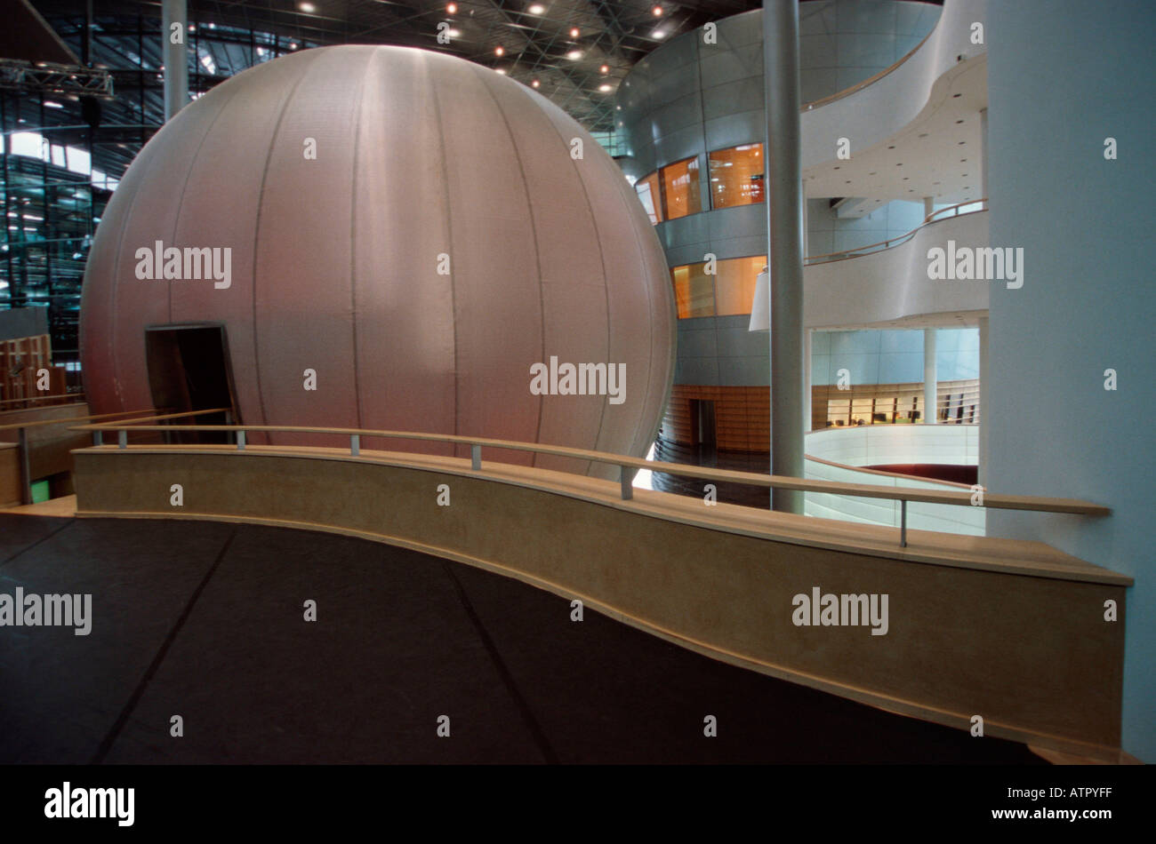 VW Factory / Dresden Stock Photo - Alamy