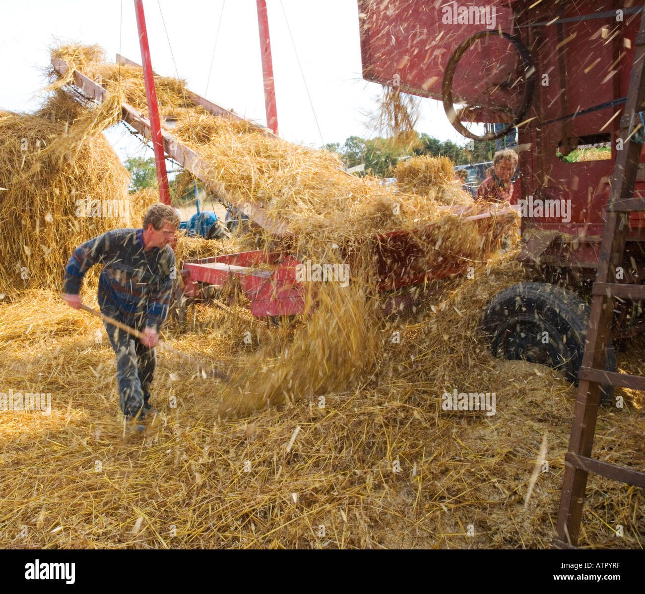 Threshing straw hi-res stock photography and images - Alamy
