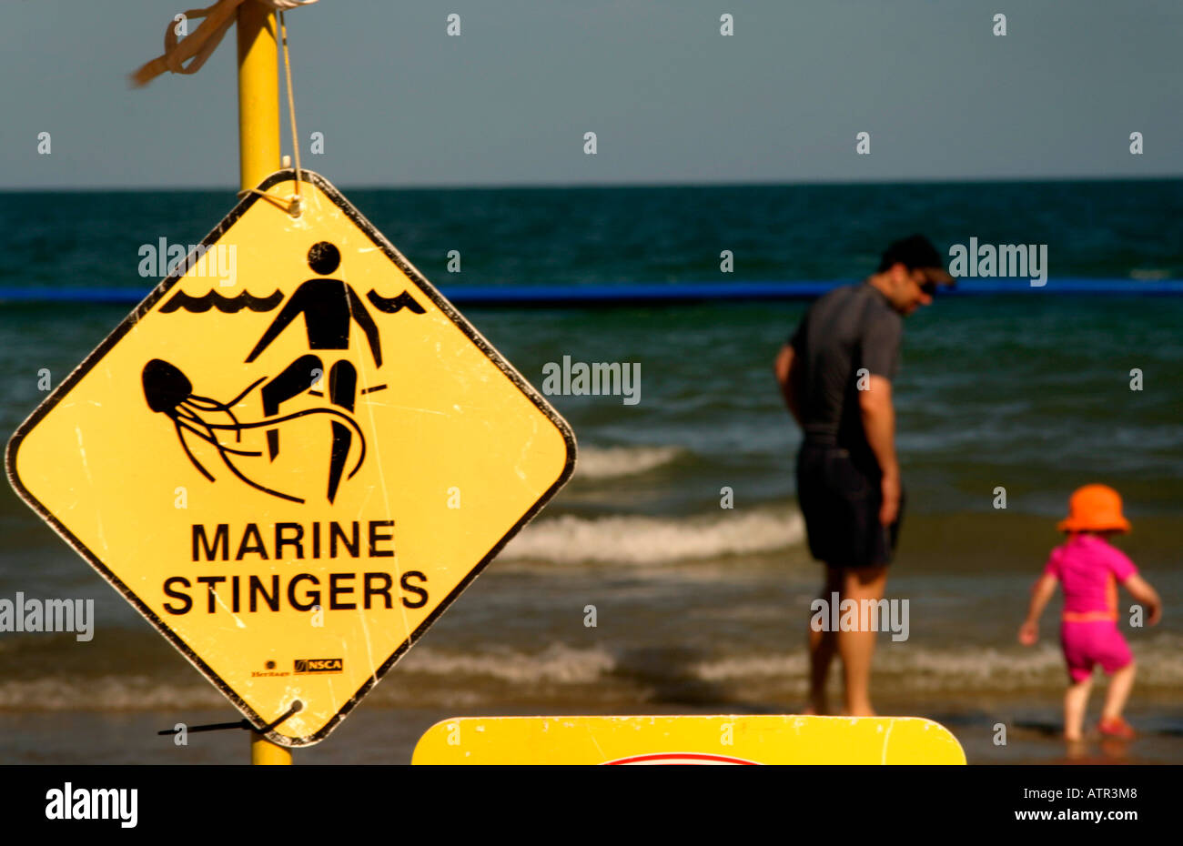 Sign warning about marine stingers hi-res stock photography and images ...