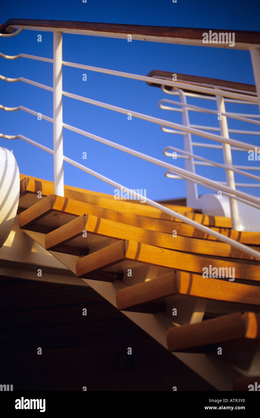 White steps and blue sky hi-res stock photography and images - Alamy