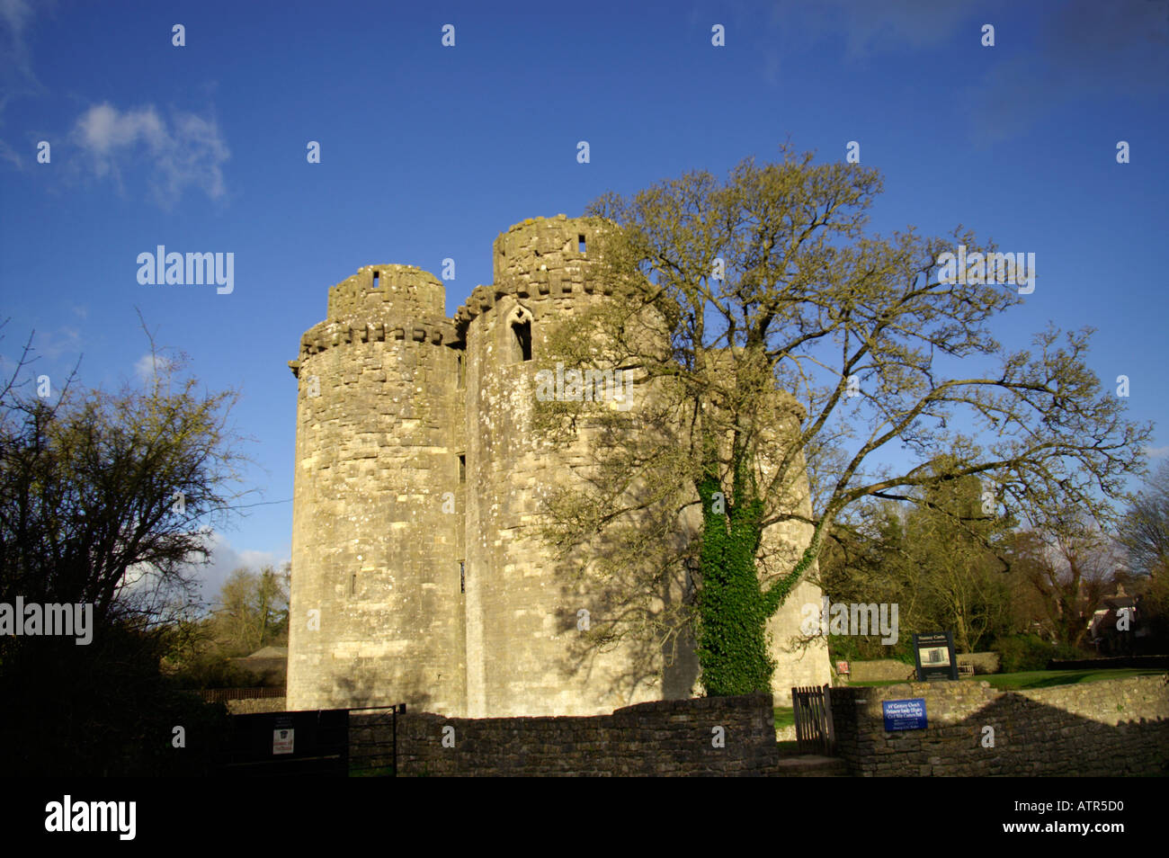 Nunney frome hi-res stock photography and images - Alamy