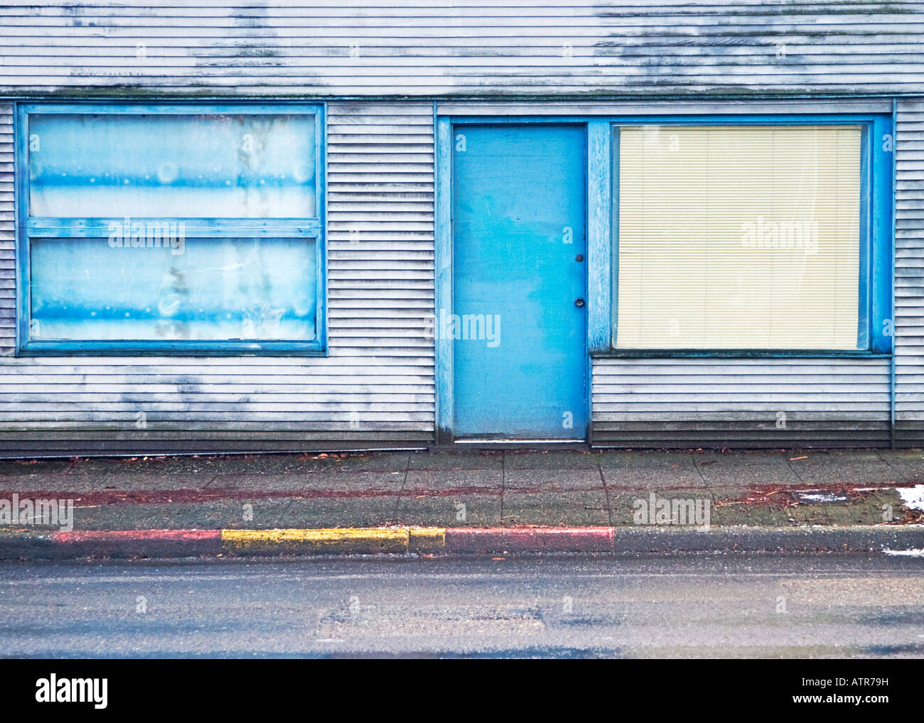 Facade of Closed Business Stock Photo - Alamy