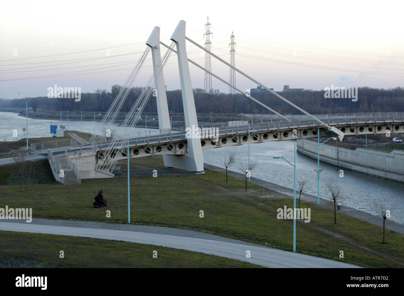Vienna, hydroelectric power plant Freudenau, cable bridge Stock Photo ...