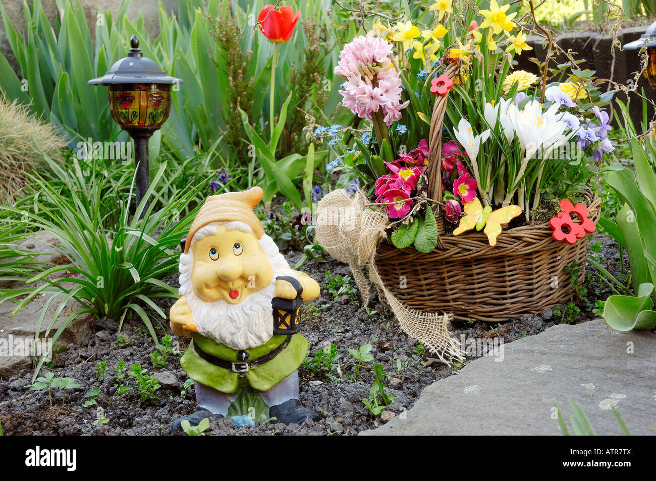 Gnome and gardens hi-res stock photography and images - Alamy