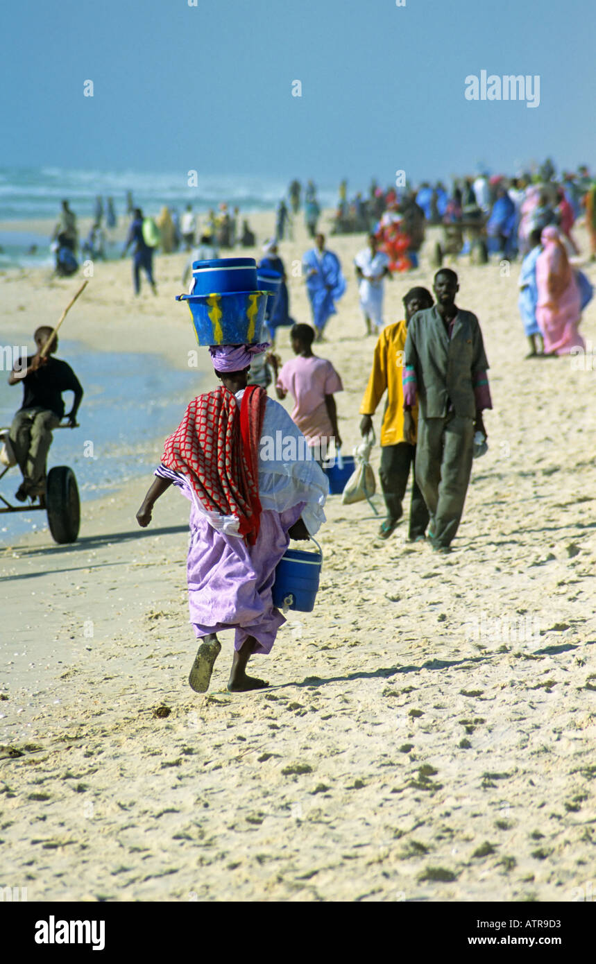 Mauritanian women, Plage de Peche, Nouakchott, Mauritania Stock Photo ...