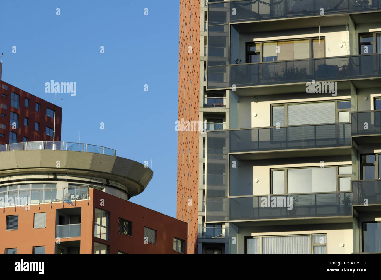 Modern flats construction hi-res stock photography and images - Alamy
