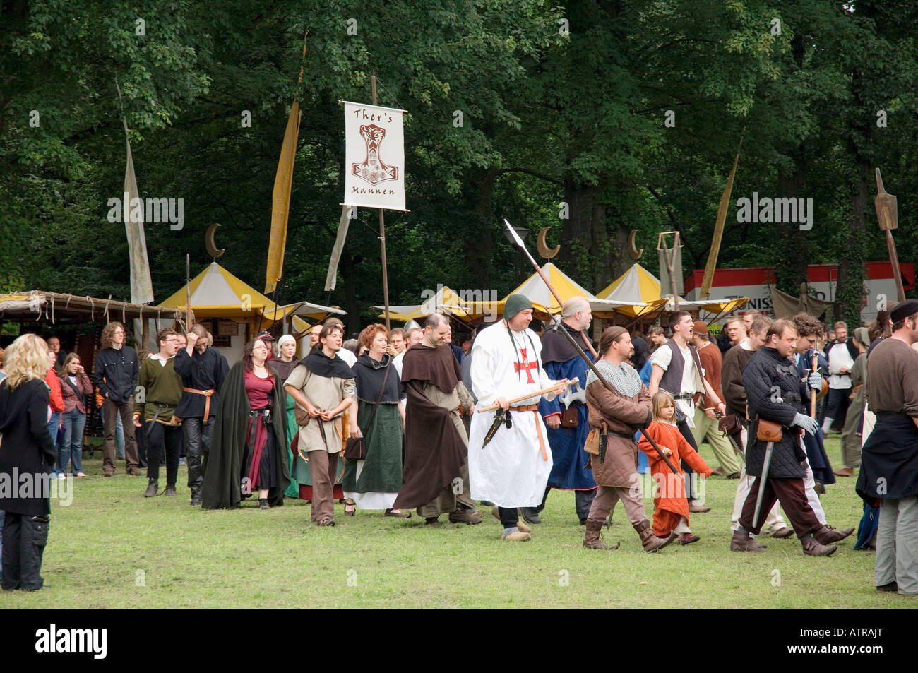 Medieval spectaculum hi-res stock photography and images - Alamy