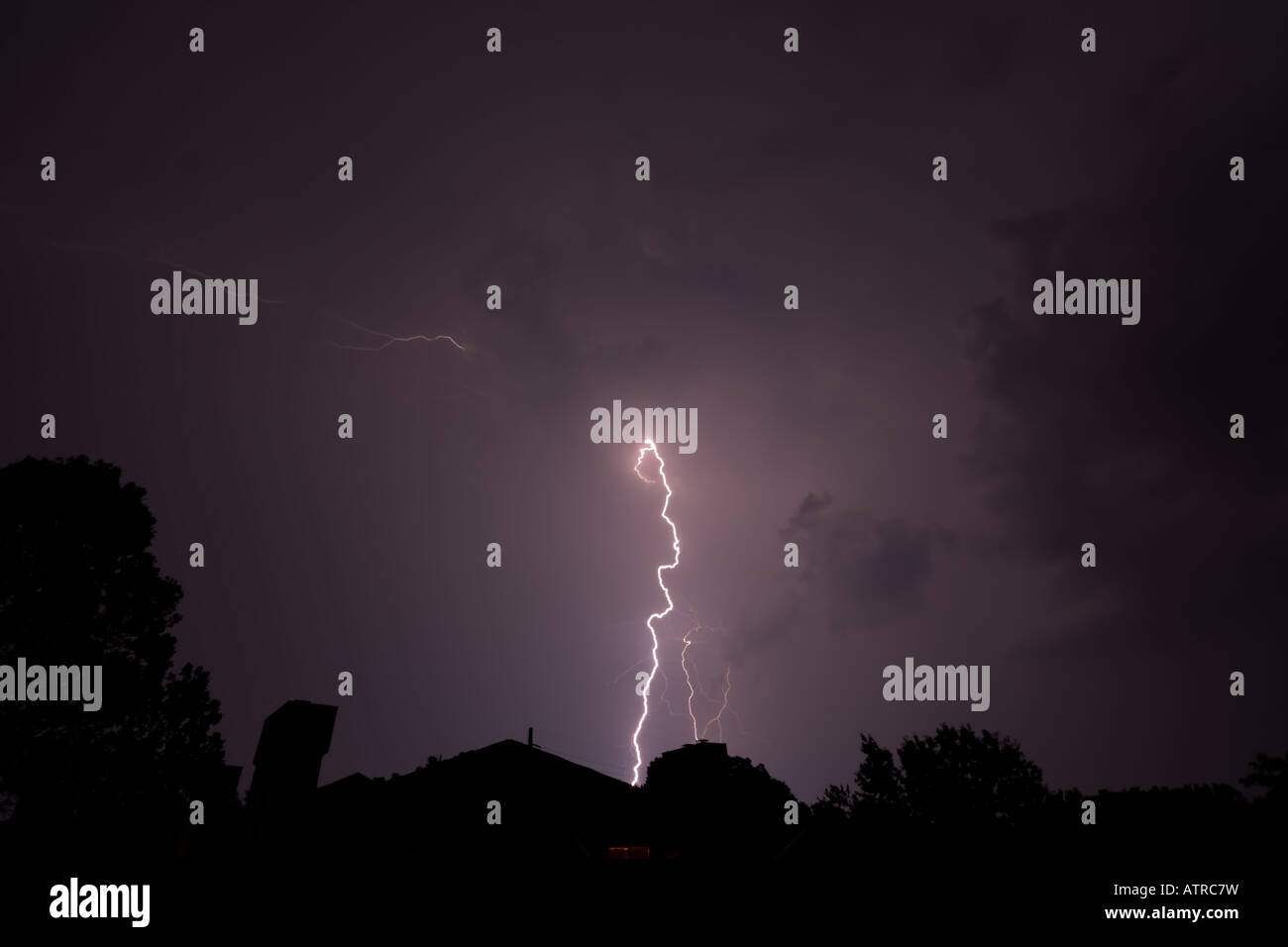 One single lightning bolt hi-res stock photography and images - Alamy