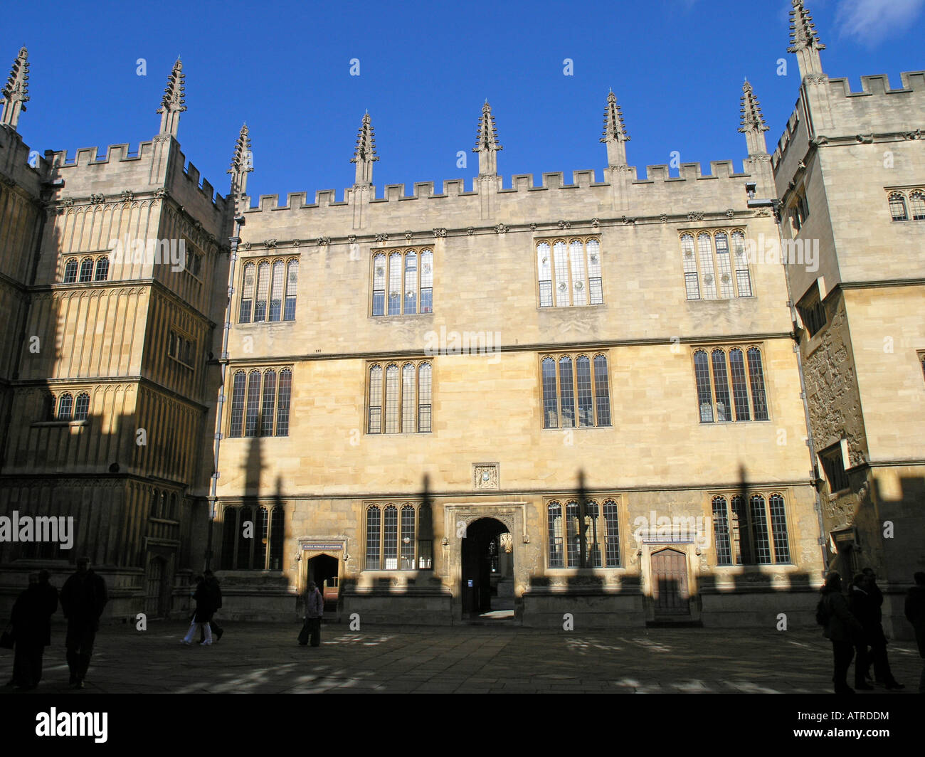 Oxford bodleian library book hi-res stock photography and images - Alamy