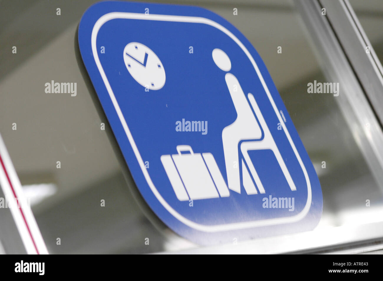 Sign, concourse,railway station Stock Photo - Alamy