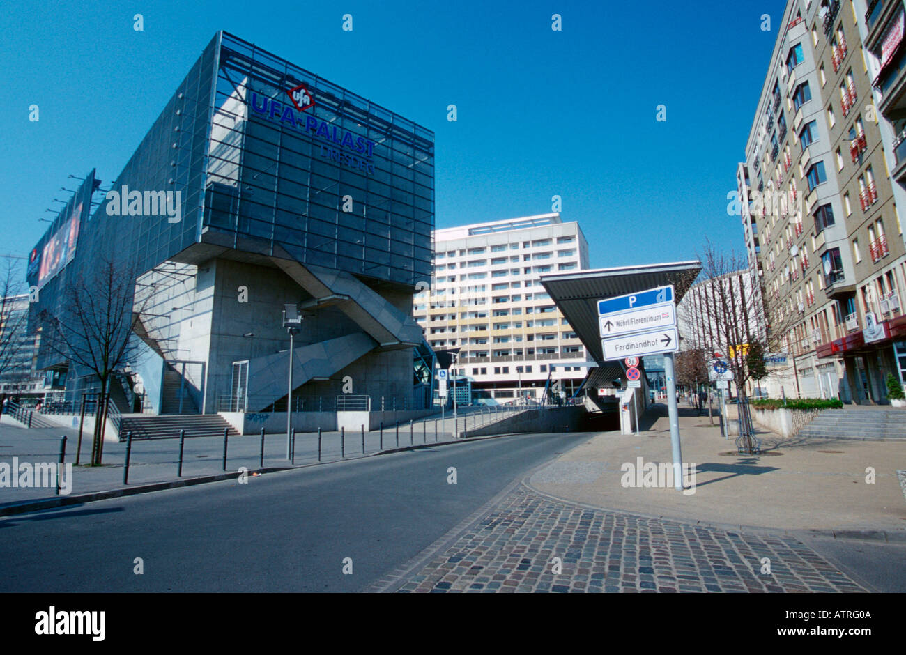 Ufa cinema palace hi-res stock photography and images - Alamy