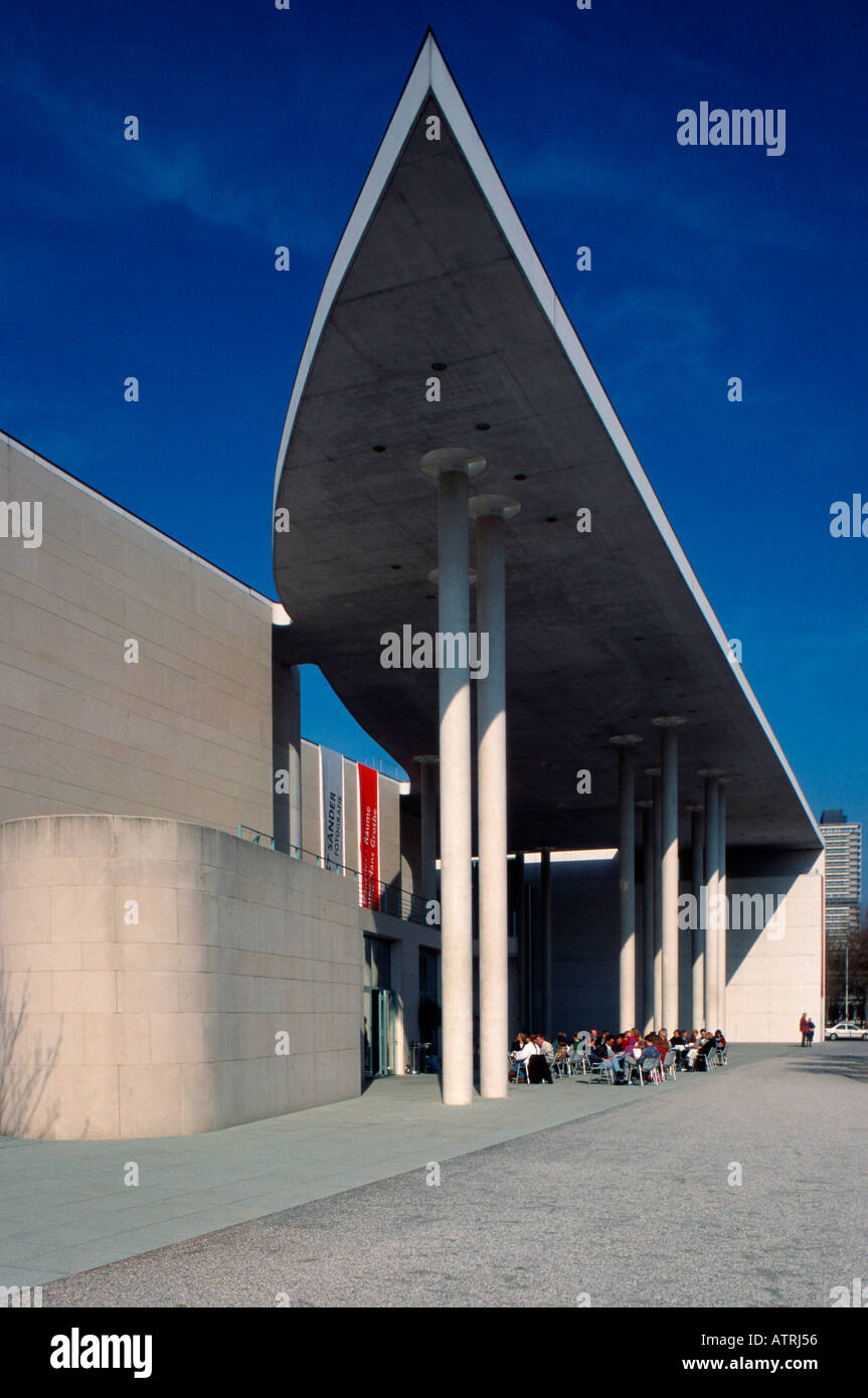 Museum of Modern Art / Bonn Stock Photo - Alamy