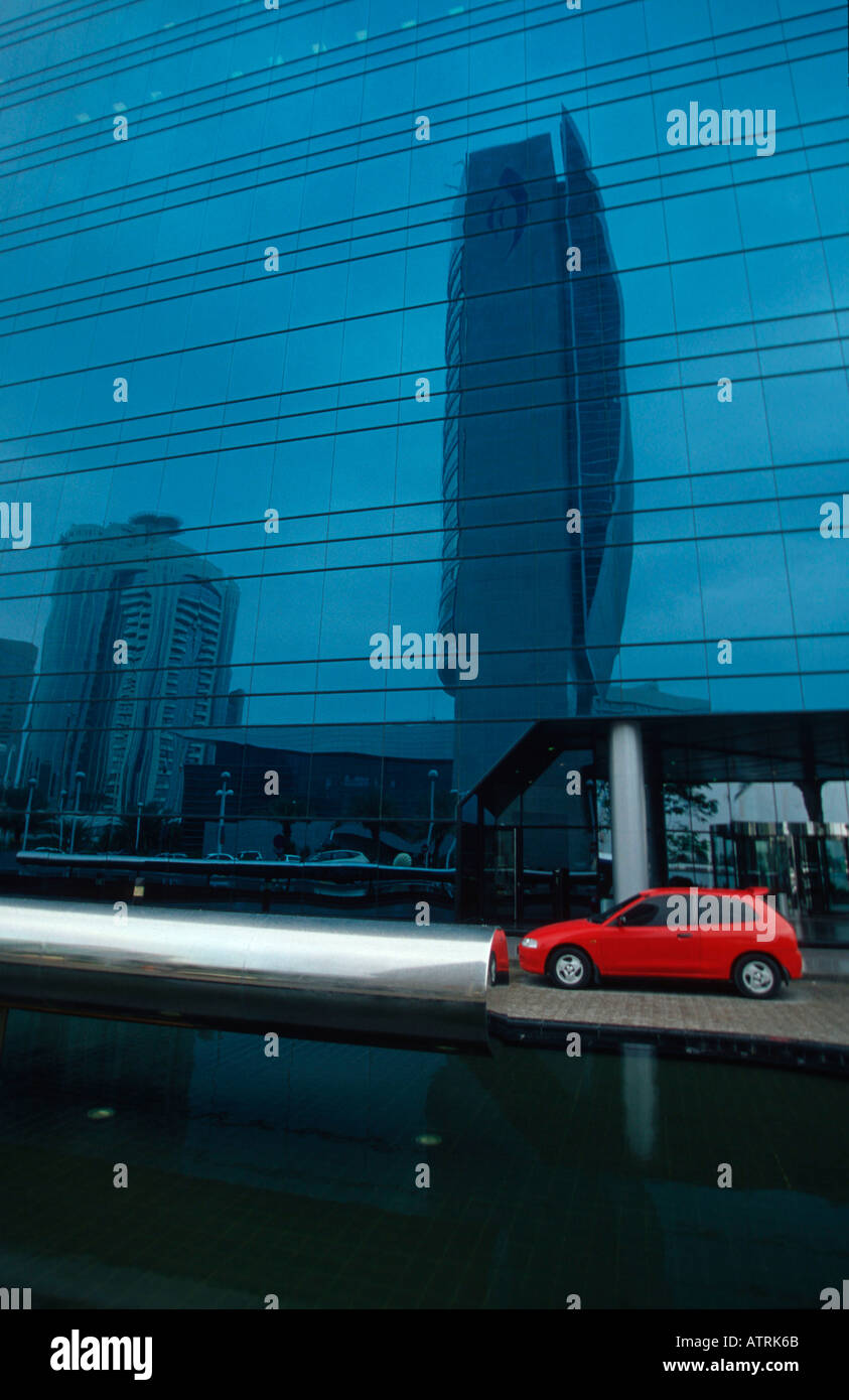 Dubai chamber commerce building dubai hi-res stock photography and ...