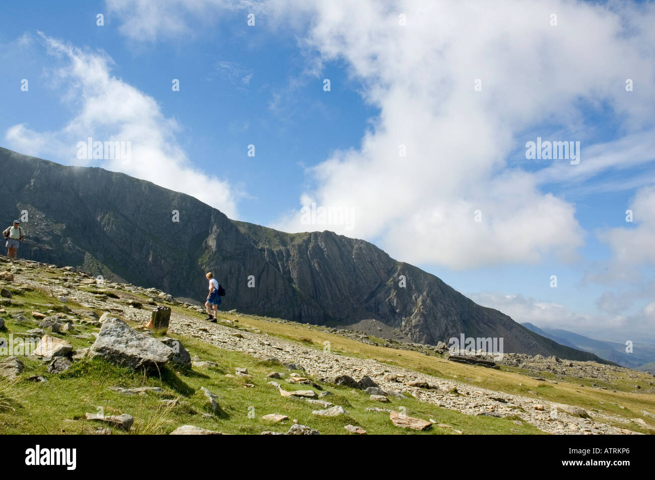 Walkers on the Llanberis path Snowdon Stock Photo - Alamy