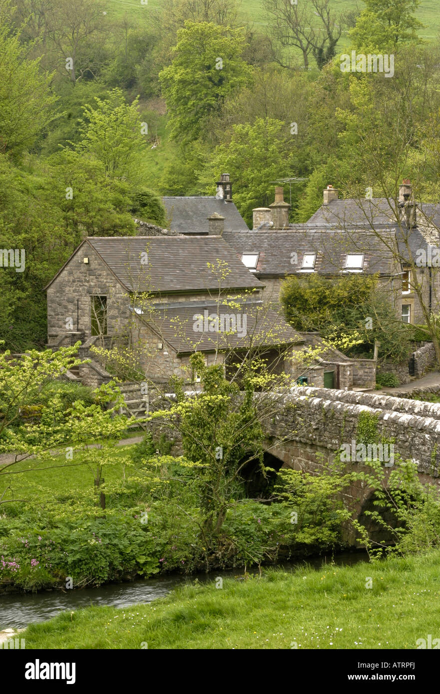 Dove dale stone hi-res stock photography and images - Alamy