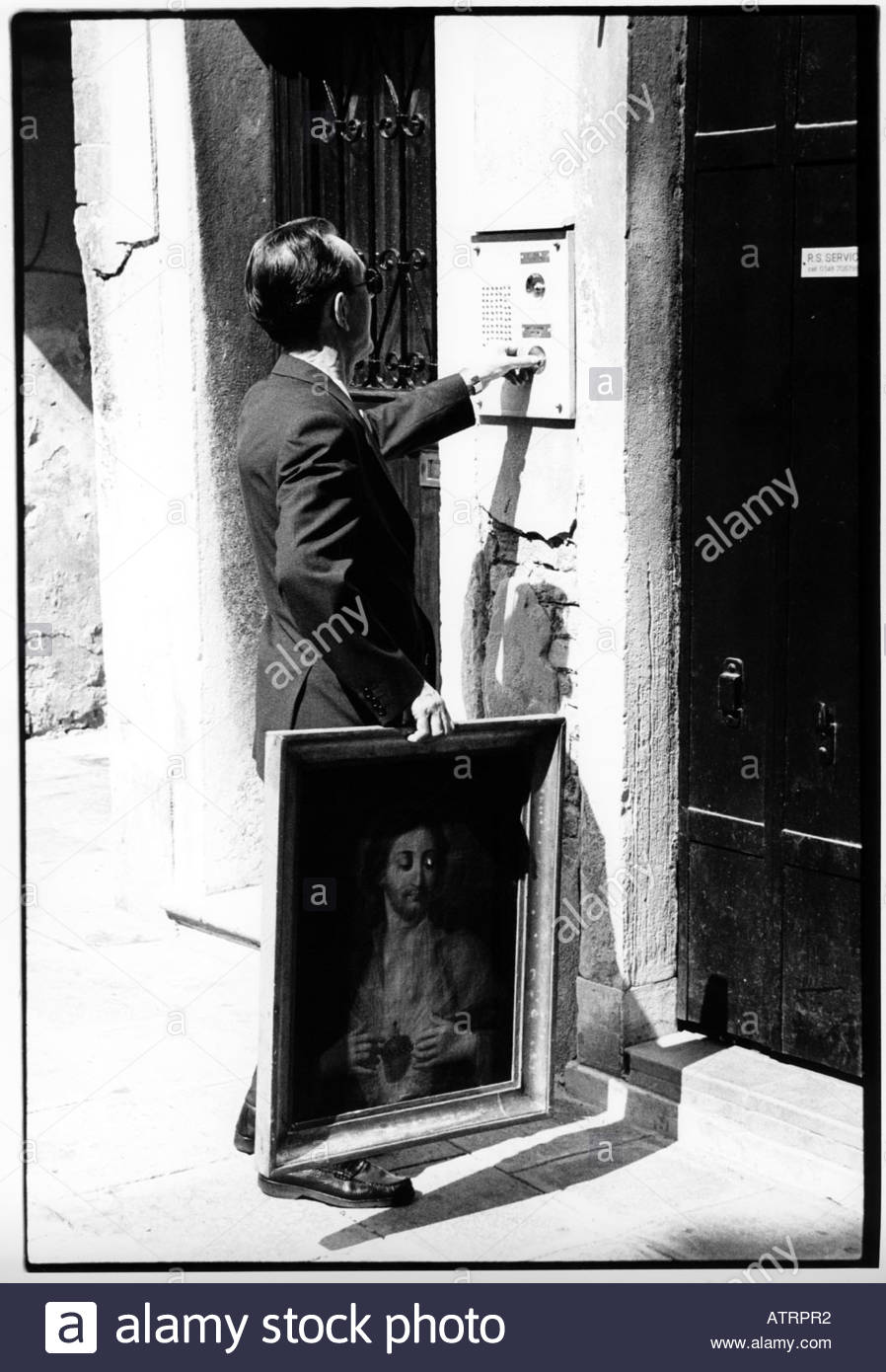 Ringing Door Bell Stock Photos & Ringing Door Bell Stock Images - Alamy