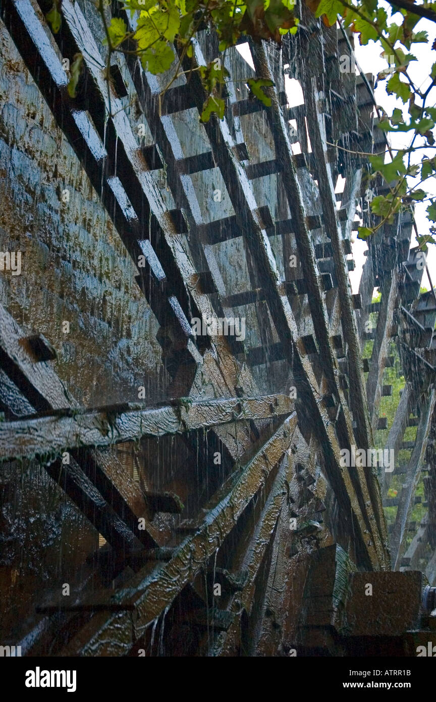 Giant wooden water wheel, Noria, on the Orontes River, Hama, Syria ...