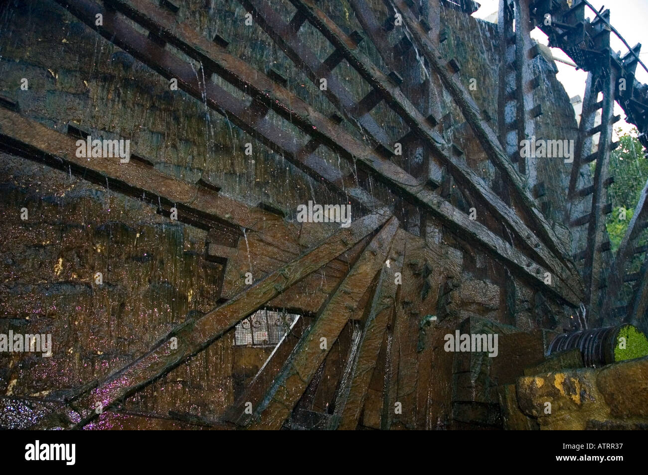 Hama syria noria waterwheel hi-res stock photography and images - Alamy