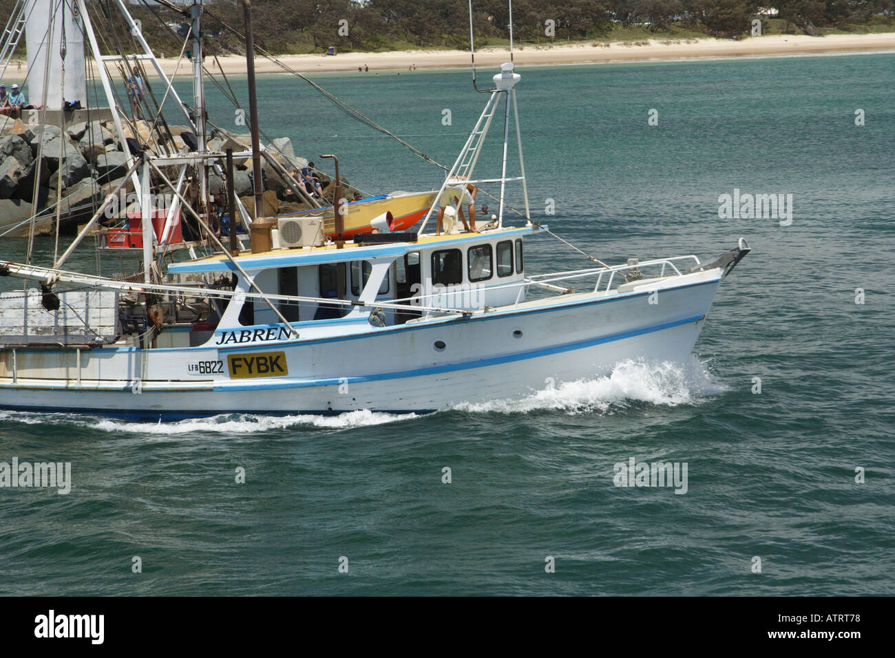 COMMERCIAL FISHING TRAWLER LEAVING MOOLOOLABA FOR THE OPEN OCEAN ...