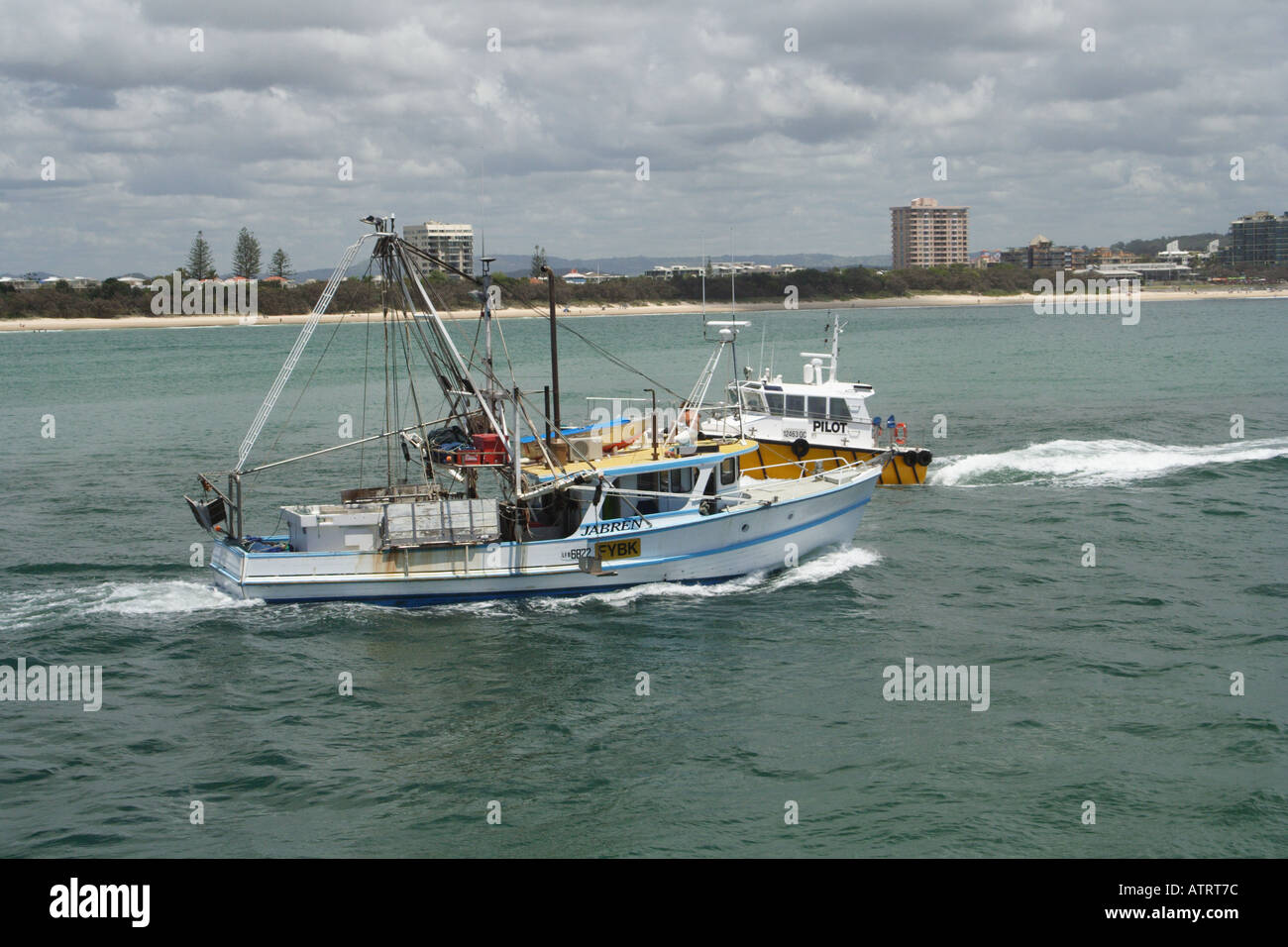 COMMERCIAL FISHING TRAWLER LEAVING MOOLOOLABA FOR THE OPEN OCEAN ...