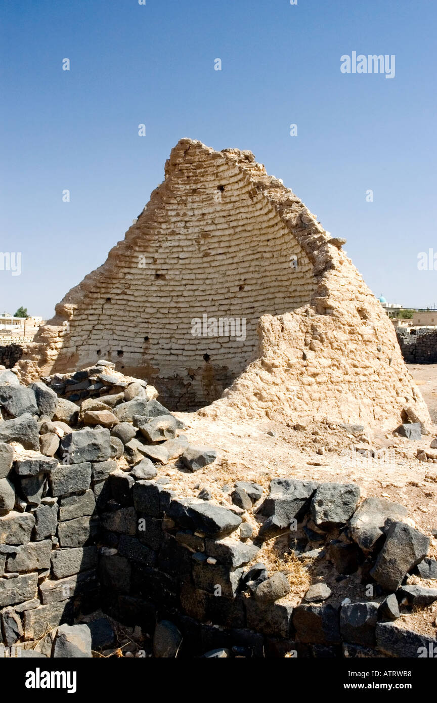 Mud hut syria hi-res stock photography and images - Alamy