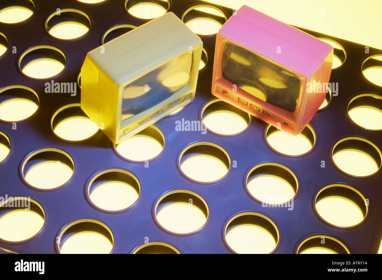 Toy tv hi-res stock photography and images - Alamy