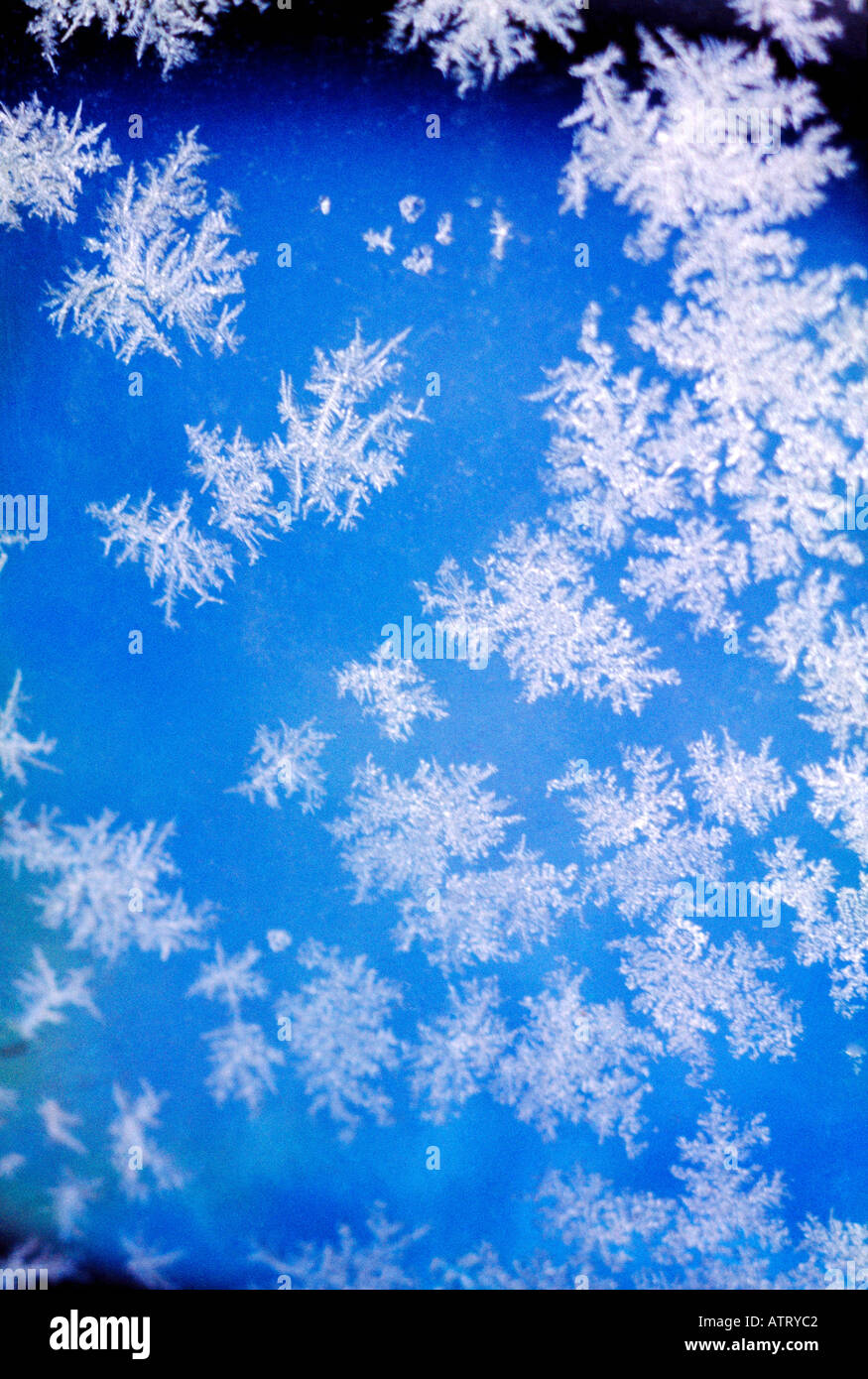 Ice crystals on windscreen hi-res stock photography and images - Alamy