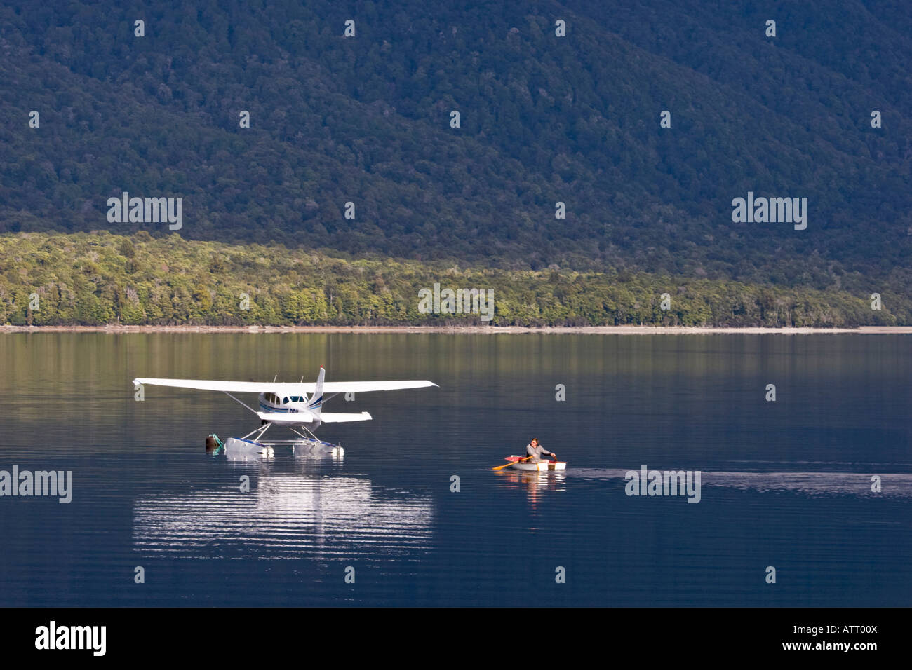 Cessna float plane sea plane hi-res stock photography and images - Alamy
