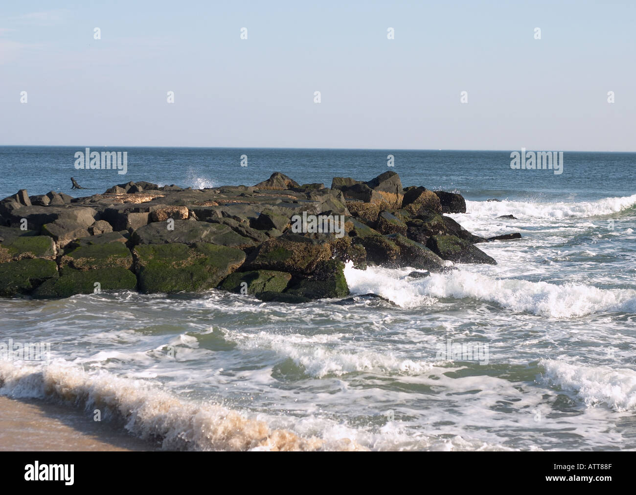 Rock jetty hi-res stock photography and images - Alamy