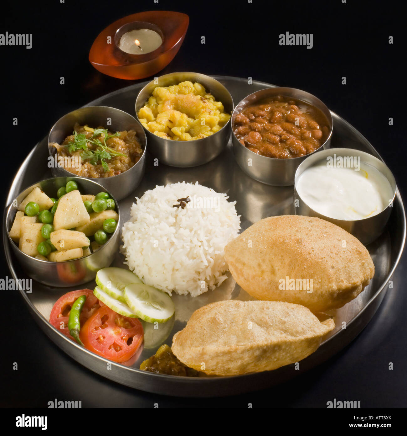 Daal poori hi-res stock photography and images - Alamy