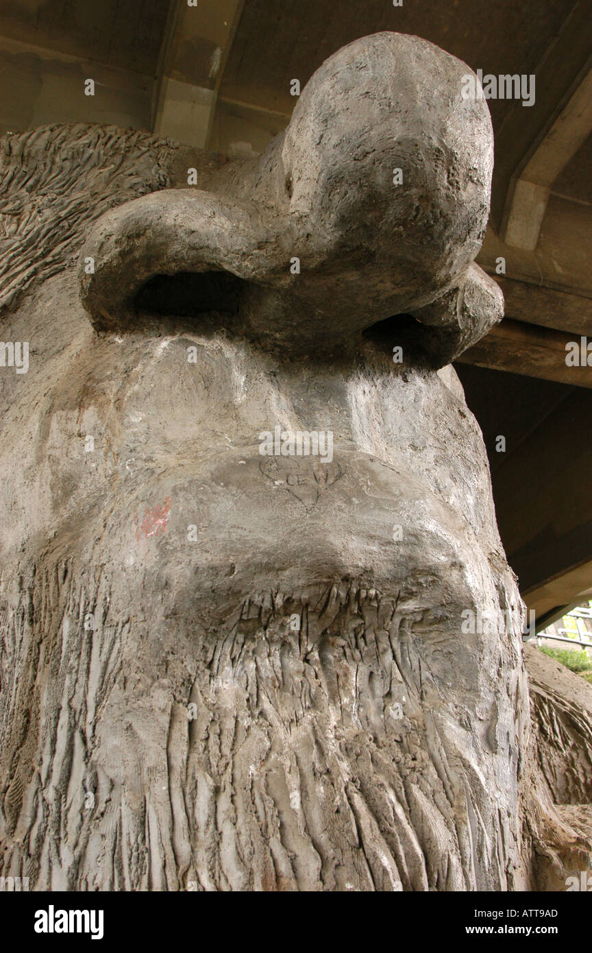 Seattle troll under aurora bridge hi-res stock photography and images ...