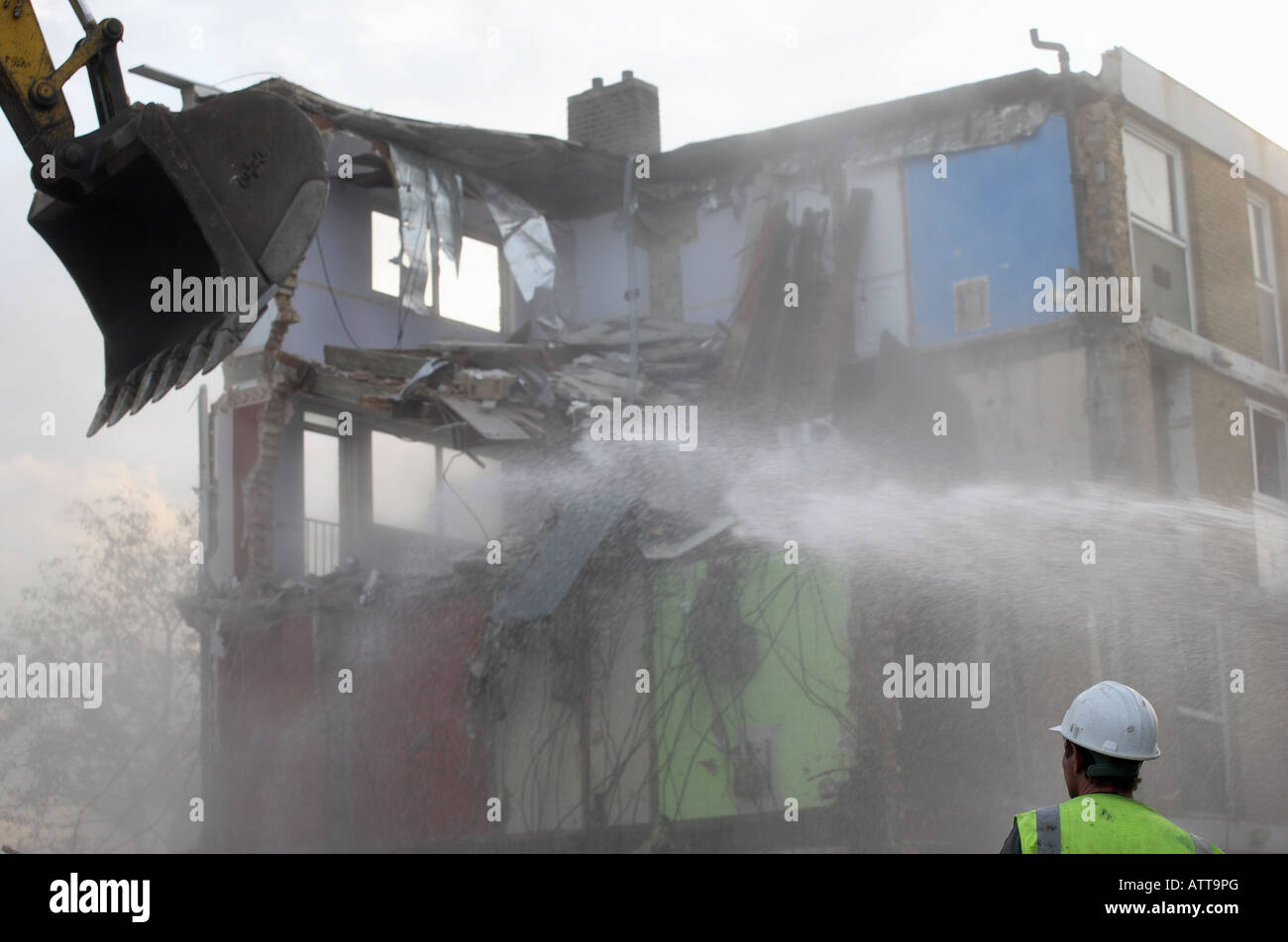 Demolition water spray hi-res stock photography and images - Alamy