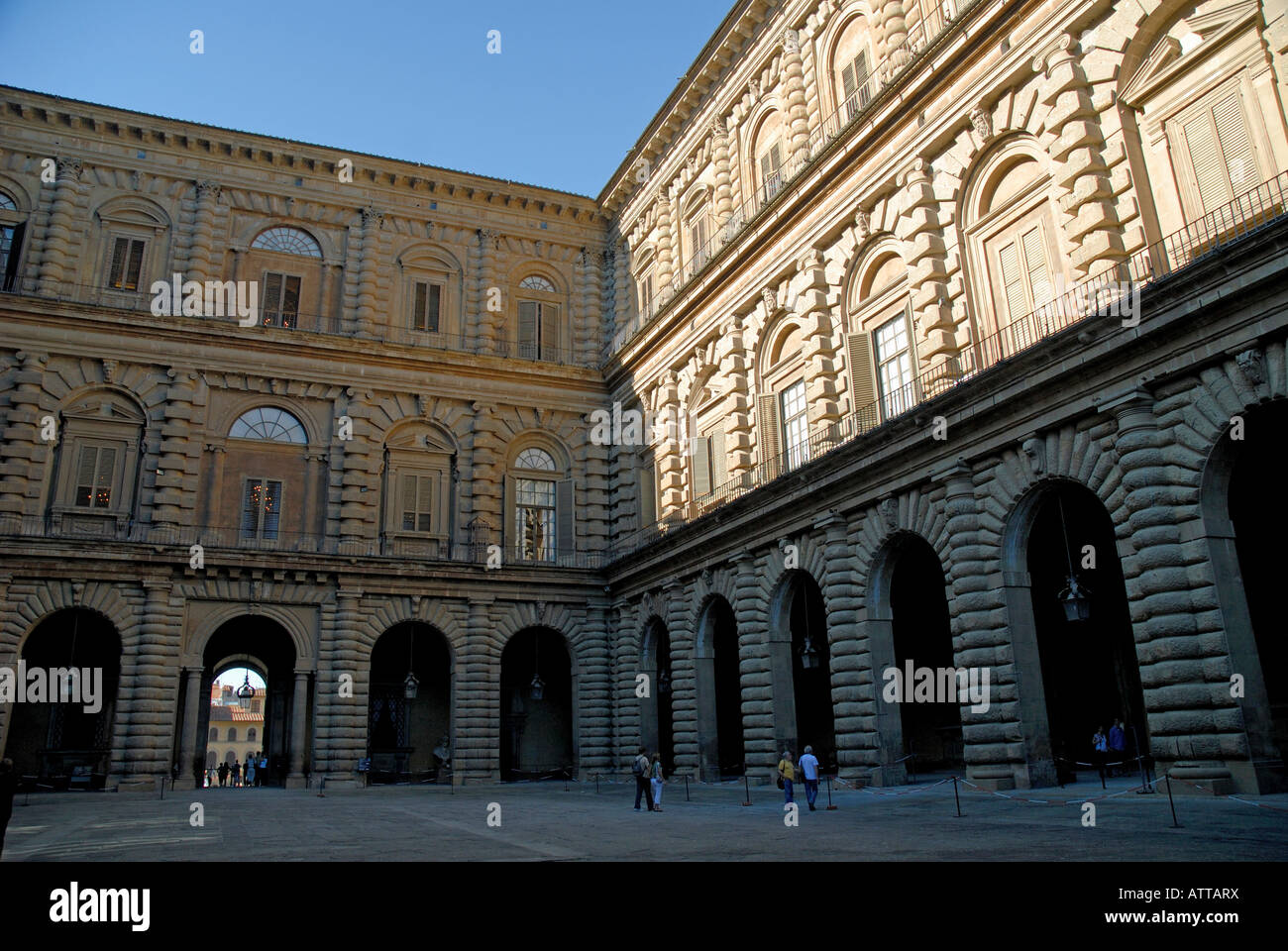 Waterlilies and statues hi-res stock photography and images - Alamy