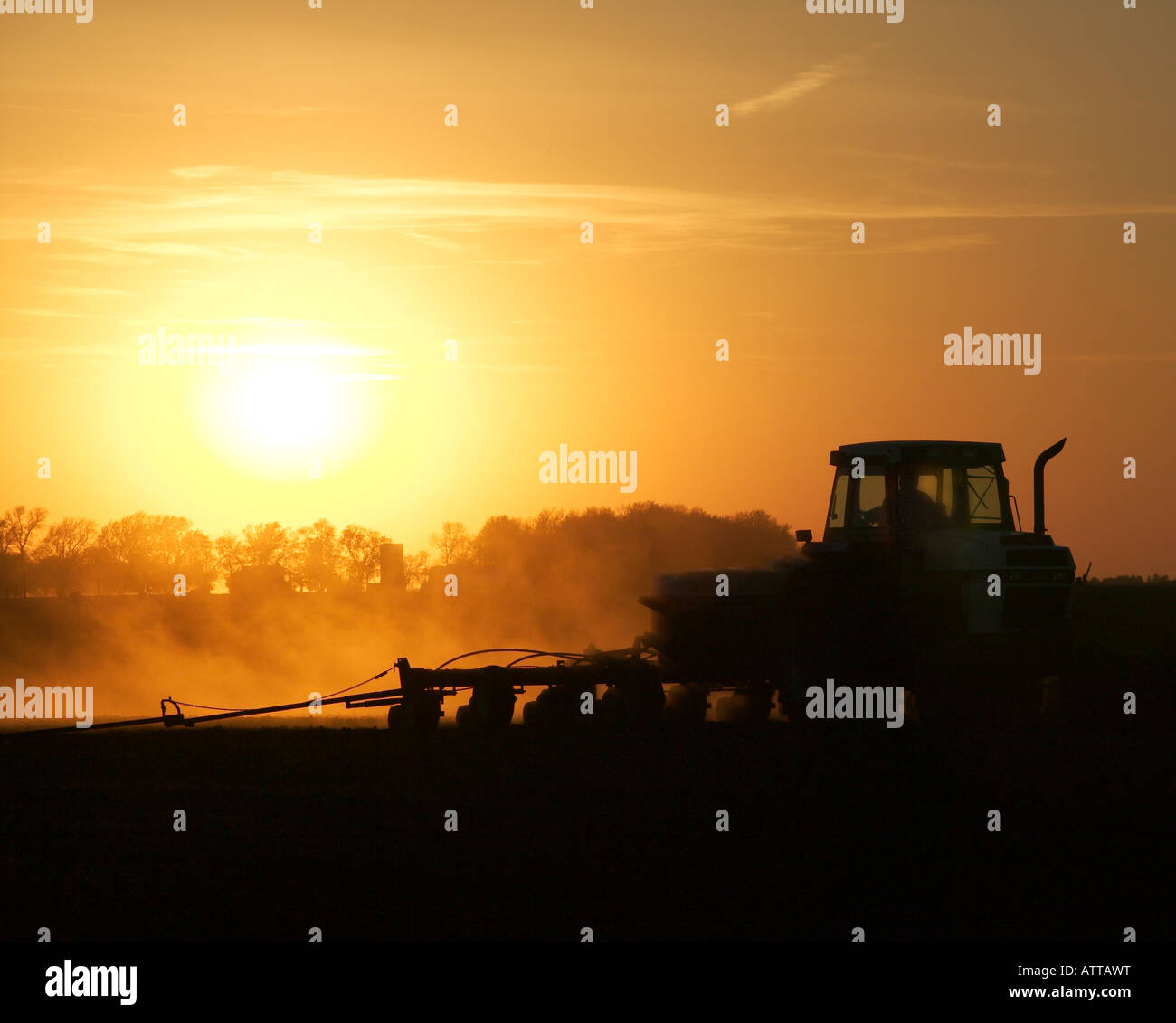 corn planting at sunset, Iowa Stock Photo - Alamy